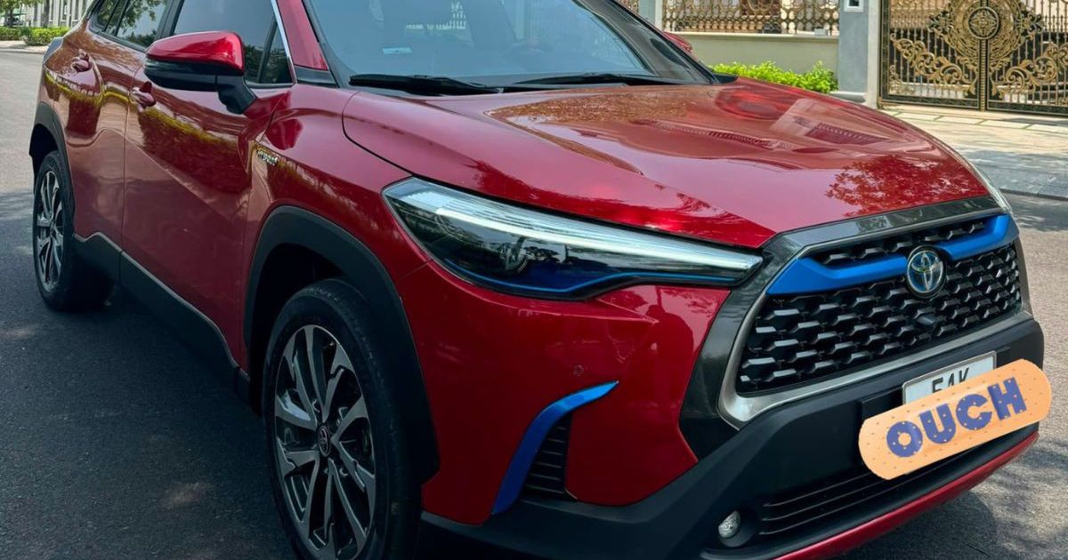 Sử dụng 2 năm, Toyota Corolla Cross Hybrid được rao bán lại với giá sốc